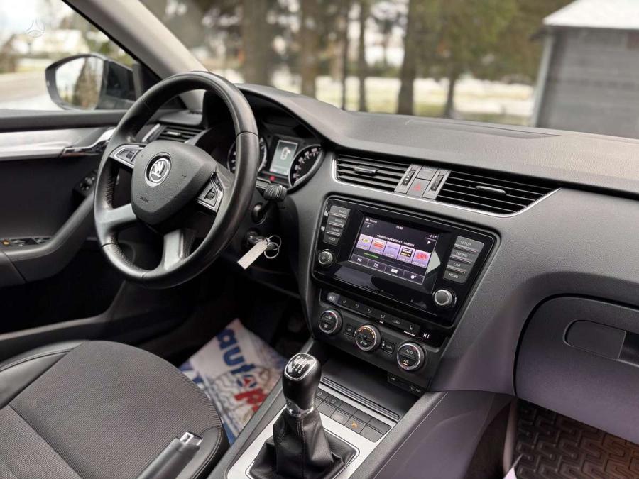 Black Skoda Octavia 2014 in Raseiniai, with an engine capacity of 1.97 L and mileage of 282 thousand km for 7300 €, photo 14 on AUTOMOTO.COM.LV