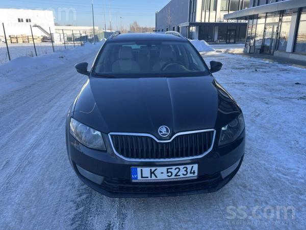 Black Skoda Octavia 2014 in Riga, with an engine capacity of 2.00 L and mileage of 304 thousand km for 7300 €, photo 2 on AUTOMOTO.COM.LV