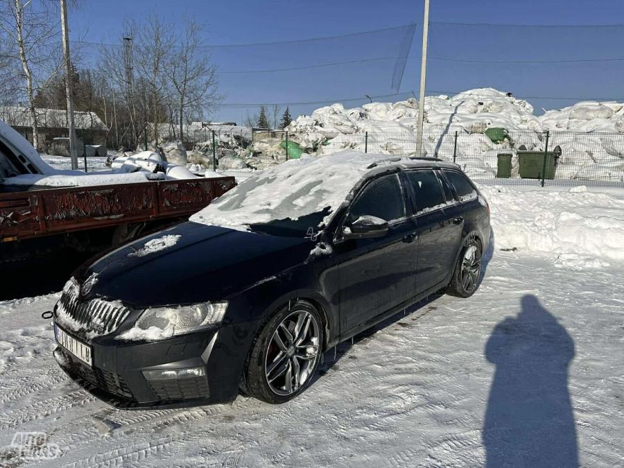 Black Skoda Octavia 2014 in Sakiai, with an engine capacity of 2.00 L and mileage of 344 thousand km for 5000 €, photo 9 on AUTOMOTO.COM.LV