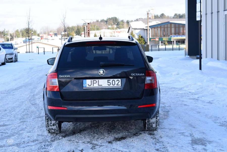 Black Skoda Octavia 2014 in Vilnius, with an engine capacity of 1.60 L and mileage of 308 thousand km for 5500 €, photo 5 on AUTOMOTO.COM.LV