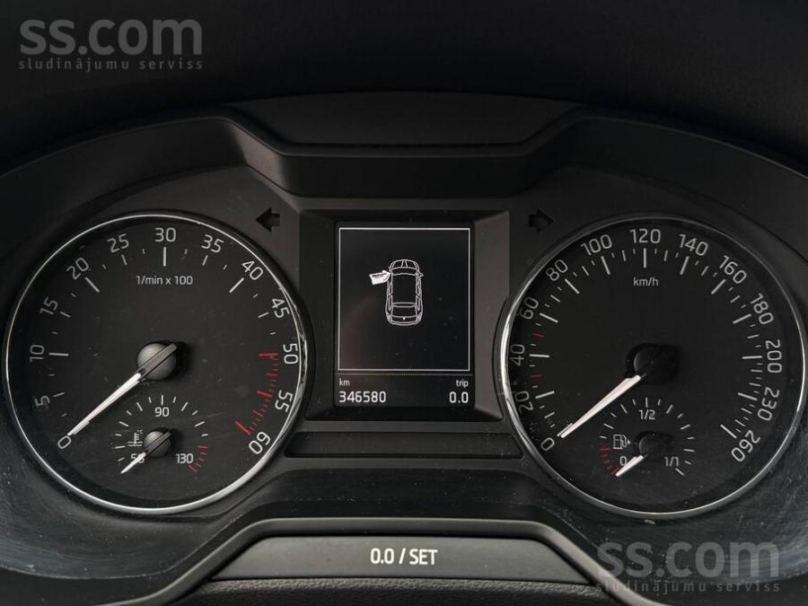 Black Skoda Octavia 2014 in Riga, with an engine capacity of 2.00 L and mileage of 347 thousand km for 4990 €, photo 8 on AUTOMOTO.COM.LV