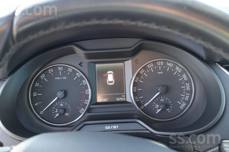 Melns Skoda Octavia 2014 Valmiera, ar dzinēja tilpumu 2.00 L un nobraukumu 290 tūkst. km par 7700 €, foto 12 vietnē AUTOMOTO.COM.LV