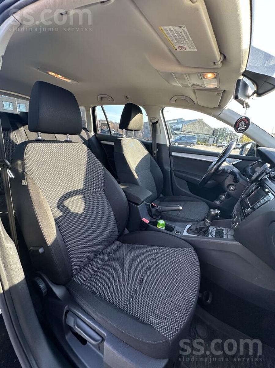Melns Skoda Octavia 2014 Rīga, ar dzinēja tilpumu 2.00 L un nobraukumu 251 tūkst. km par 6400 €, foto 9 vietnē AUTOMOTO.COM.LV