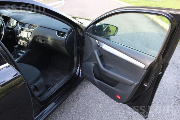 Black Skoda Octavia 2014 in Riga, with an engine capacity of 1.60 L and mileage of 79 thousand km for 9500 €, photo 6 on AUTOMOTO.COM.LV