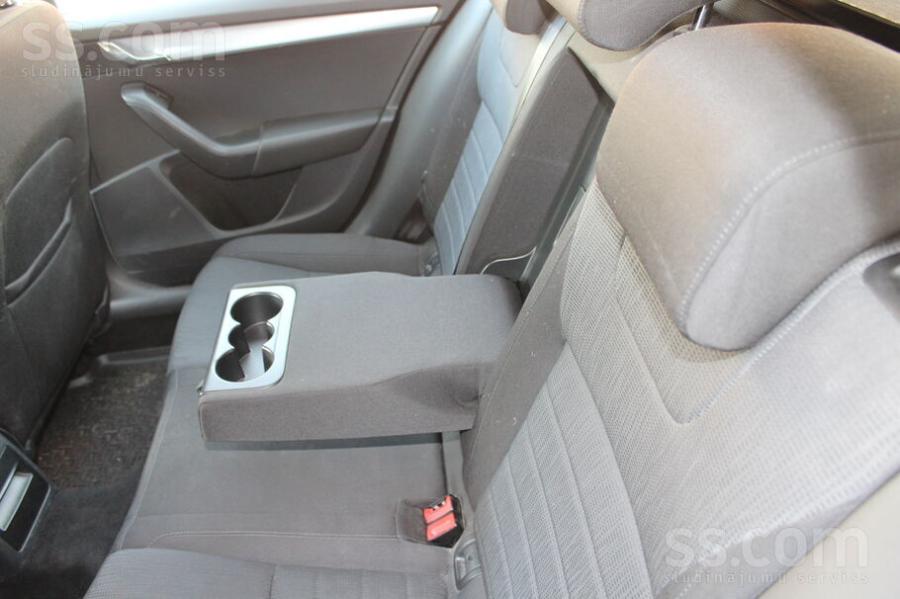 Melns Skoda Octavia 2014 Rīga, ar dzinēja tilpumu 1.60 L un nobraukumu 79 tūkst. km par 9500 €, foto 13 vietnē AUTOMOTO.COM.LV