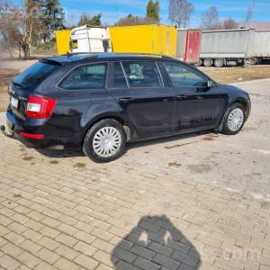 Black Skoda Octavia 2014 in Rezekne, with an engine capacity of 1.60 L and mileage of 289 thousand km for 5900 €, photo 3 on AUTOMOTO.COM.LV