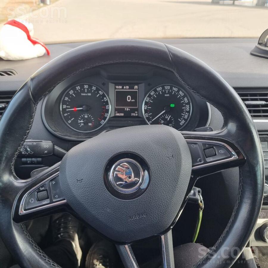 Black Skoda Octavia 2014 in Rezekne, with an engine capacity of 1.60 L and mileage of 289 thousand km for 5900 €, photo 10 on AUTOMOTO.COM.LV