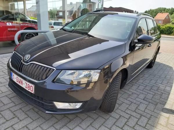 Black Skoda Octavia 2014 in Jurmala, with an engine capacity of 1.60 L and mileage of 309 thousand km for 5990 €, photo 1 on AUTOMOTO.COM.LV
