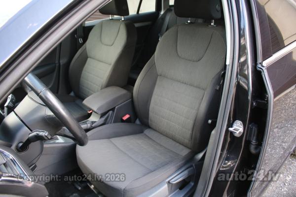 Black Skoda Octavia 2014 in Tallinn, with an engine capacity of 1.20 L and mileage of 250 thousand km for 6490 €, photo 9 on AUTOMOTO.COM.LV