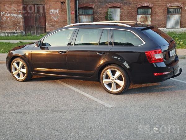 Melns Skoda Octavia 2014 Daugavpils, ar dzinēja tilpumu 2.00 L un nobraukumu 290 tūkst. km par 6900 €, foto 4 vietnē AUTOMOTO.COM.LV