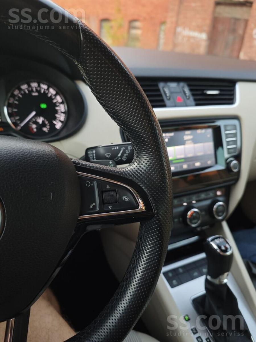 Melns Skoda Octavia 2014 Daugavpils, ar dzinēja tilpumu 2.00 L un nobraukumu 290 tūkst. km par 6900 €, foto 32 vietnē AUTOMOTO.COM.LV
