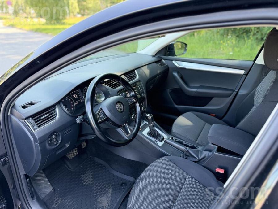 Melns Skoda Octavia 2014 Rīga, ar dzinēja tilpumu 1.60 L un nobraukumu 294 tūkst. km par 6650 €, foto 14 vietnē AUTOMOTO.COM.LV