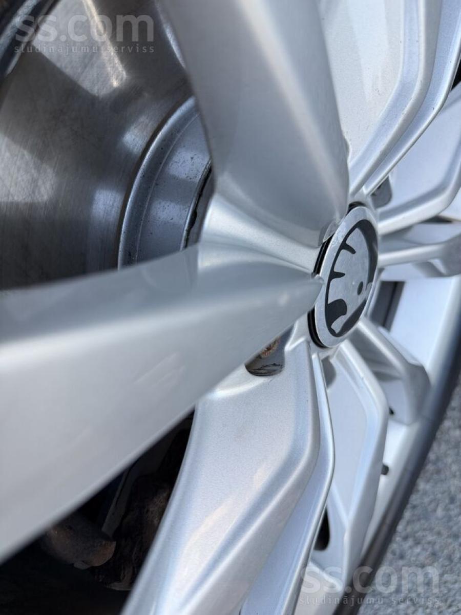 Melns Skoda Octavia 2014 Rīga, ar dzinēja tilpumu 1.60 L un nobraukumu 294 tūkst. km par 6650 €, foto 22 vietnē AUTOMOTO.COM.LV