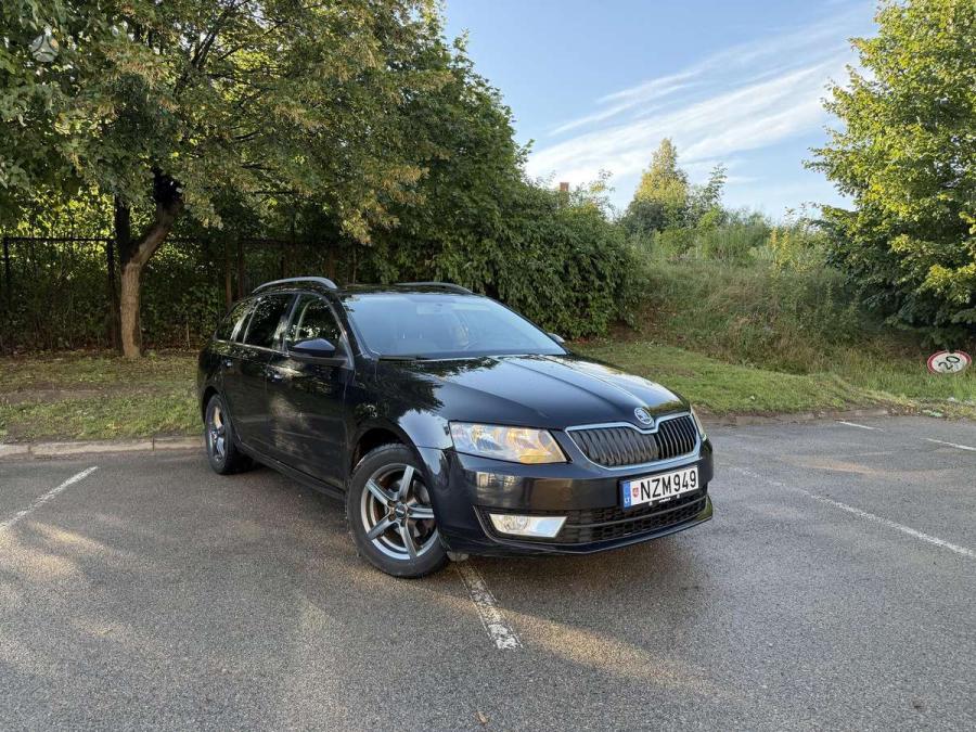Black Skoda Octavia 2014 in Kaunas, with an engine capacity of 1.60 L and mileage of 207 thousand km for 4450 €, photo 4 on AUTOMOTO.COM.LV