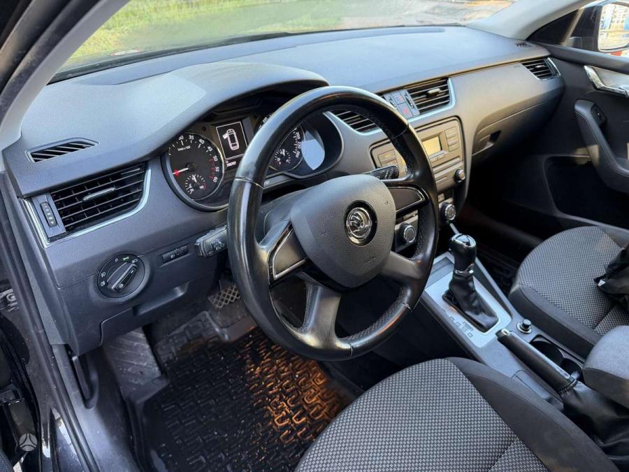 Black Skoda Octavia 2014 in Kaunas, with an engine capacity of 1.60 L and mileage of 207 thousand km for 4450 €, photo 15 on AUTOMOTO.COM.LV