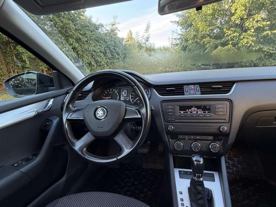 Black Skoda Octavia 2014 in Kaunas, with an engine capacity of 1.60 L and mileage of 207 thousand km for 4450 €, photo 17 on AUTOMOTO.COM.LV