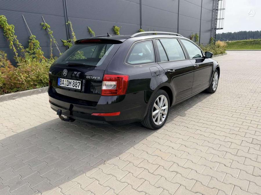 Black Skoda Octavia 2014 in Vilnius, with an engine capacity of 1.97 L and mileage of 301 thousand km for 6900 €, photo 5 on AUTOMOTO.COM.LV