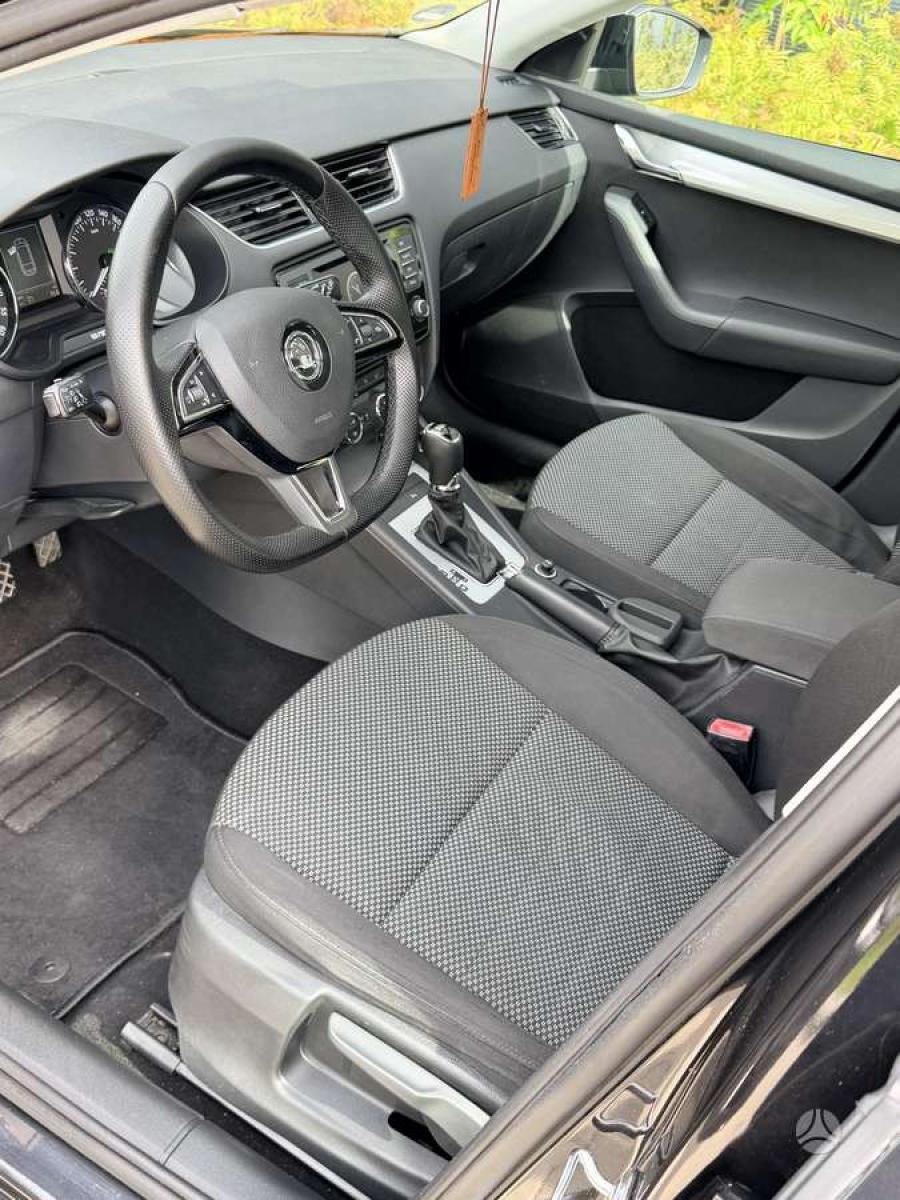 Black Skoda Octavia 2014 in Vilnius, with an engine capacity of 1.97 L and mileage of 301 thousand km for 6900 €, photo 7 on AUTOMOTO.COM.LV