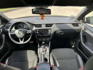Black Skoda Octavia 2014 in Ukmerge, with an engine capacity of 1.97 L and mileage of 311 thousand km for 7000 €, photo 10 on AUTOMOTO.COM.LV