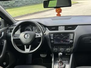 Black Skoda Octavia 2014 in Ukmerge, with an engine capacity of 1.97 L and mileage of 311 thousand km for 7000 €, photo 11 on AUTOMOTO.COM.LV