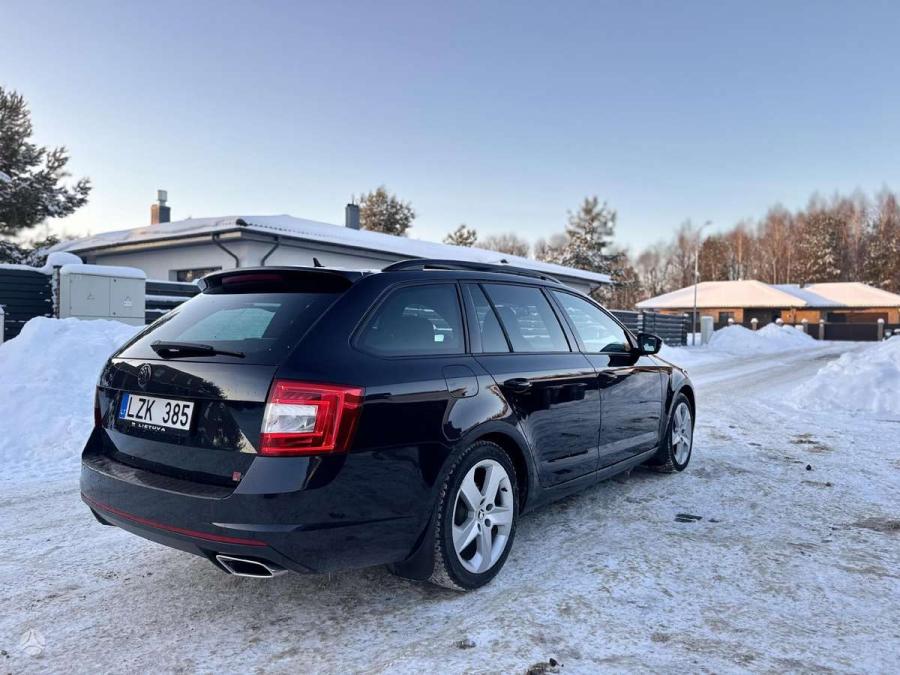 Black Skoda Octavia 2015 in Vilnius, with an engine capacity of 1.98 L and mileage of 290 thousand km for 8900 €, photo 4 on AUTOMOTO.COM.LV
