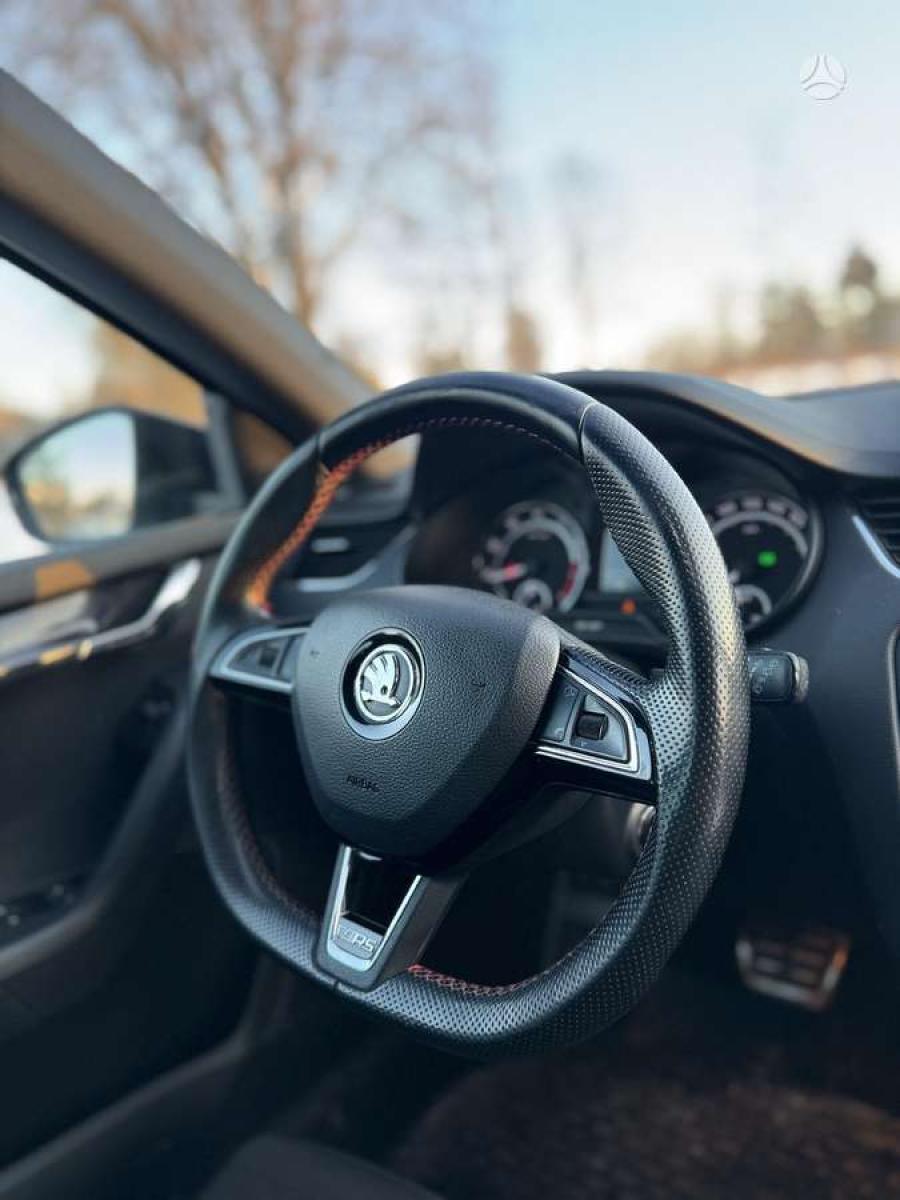 Black Skoda Octavia 2015 in Vilnius, with an engine capacity of 1.98 L and mileage of 290 thousand km for 8900 €, photo 13 on AUTOMOTO.COM.LV