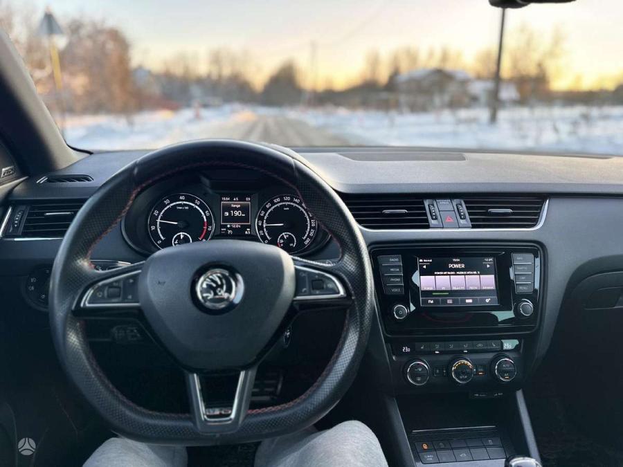 Black Skoda Octavia 2015 in Vilnius, with an engine capacity of 1.98 L and mileage of 290 thousand km for 8900 €, photo 20 on AUTOMOTO.COM.LV