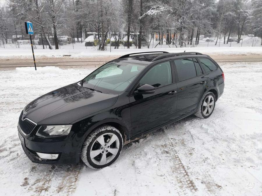 Black Skoda Octavia 2015 in Vilnius, with an engine capacity of 1.97 L and mileage of 403 thousand km for 5999 €, photo 1 on AUTOMOTO.COM.LV