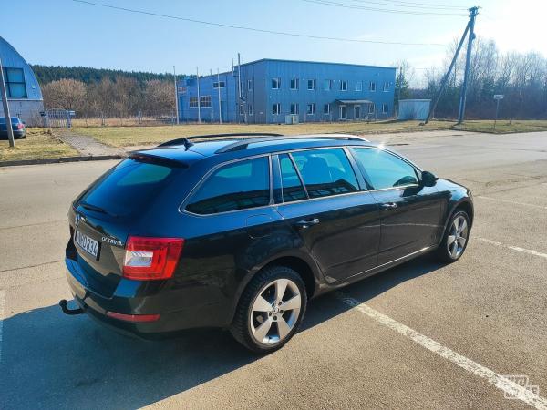 Black Skoda Octavia 2015 in Vilnius, with an engine capacity of 2.00 L and mileage of 403 thousand km for 4300 €, photo 4 on AUTOMOTO.COM.LV