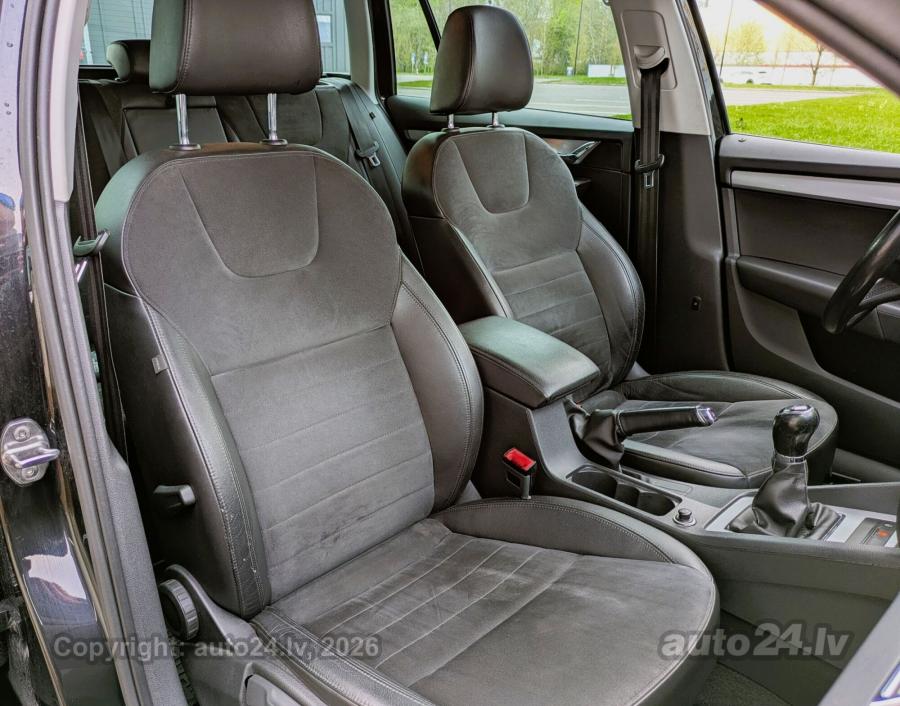 Black Skoda Octavia 2015 in Saue, with an engine capacity of 1.40 L and mileage of 197 thousand km for 6900 €, photo 8 on AUTOMOTO.COM.LV