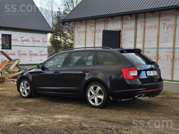 Melns Skoda Octavia 2015 Rīga, ar dzinēja tilpumu 2.00 L un nobraukumu 398 tūkst. km par 7500 €, foto 3 vietnē AUTOMOTO.COM.LV