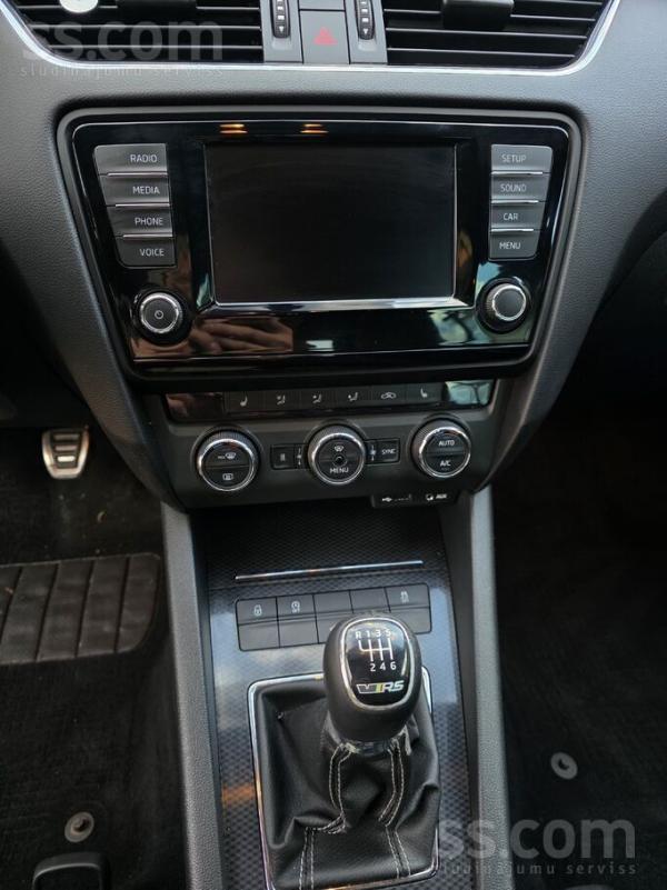 Melns Skoda Octavia 2015 Rīga, ar dzinēja tilpumu 2.00 L un nobraukumu 398 tūkst. km par 7500 €, foto 9 vietnē AUTOMOTO.COM.LV