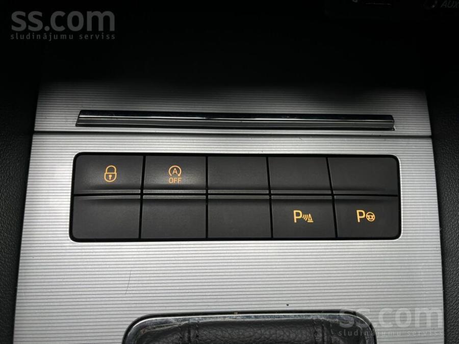 Black Skoda Octavia 2015 in Riga, with an engine capacity of 1.60 L and mileage of 0 thousand km for 7695 €, photo 21 on AUTOMOTO.COM.LV