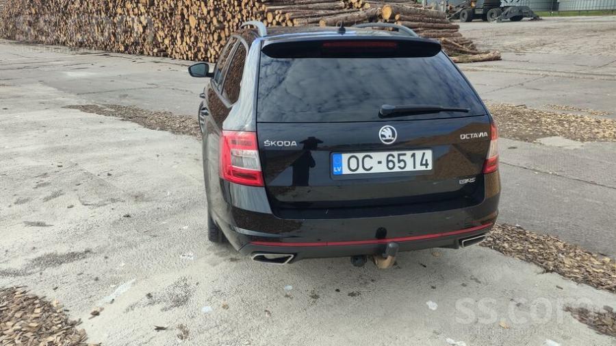 Black Skoda Octavia 2015 in Liepaja, with an engine capacity of 2.00 L and mileage of 227 thousand km for 8500 €, photo 5 on AUTOMOTO.COM.LV