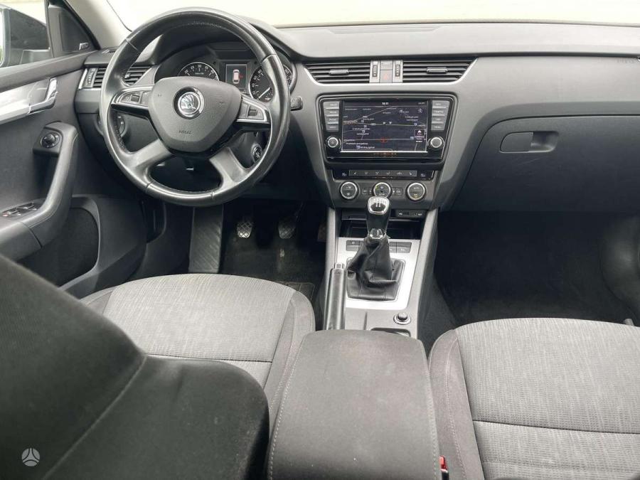 Melns Skoda Octavia 2015 Kauņa, ar dzinēja tilpumu 1.60 L un nobraukumu 229 tūkst. km par 6950 €, foto 31 vietnē AUTOMOTO.COM.LV