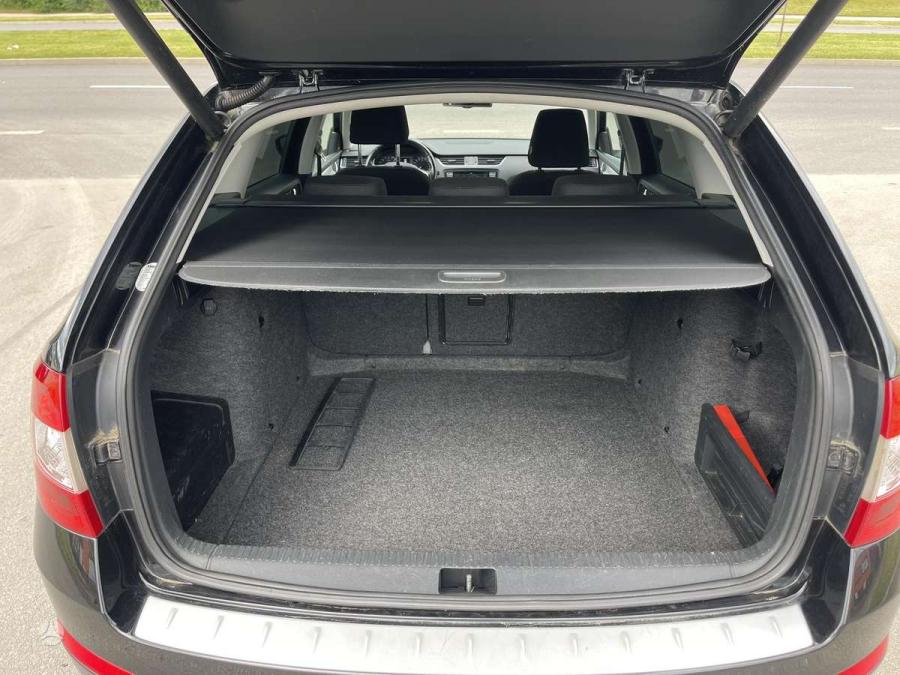 Melns Skoda Octavia 2015 Kauņa, ar dzinēja tilpumu 1.60 L un nobraukumu 229 tūkst. km par 6950 €, foto 36 vietnē AUTOMOTO.COM.LV