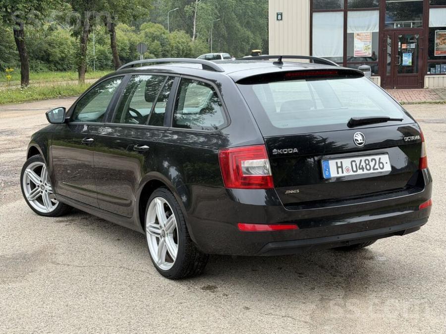 Melns Skoda Octavia 2015 Aizkraukle, ar dzinēja tilpumu 1.60 L un nobraukumu 252 tūkst. km par 4900 €, foto 4 vietnē AUTOMOTO.COM.LV
