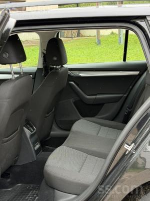 Melns Skoda Octavia 2015 Aizkraukle, ar dzinēja tilpumu 1.60 L un nobraukumu 252 tūkst. km par 4900 €, foto 11 vietnē AUTOMOTO.COM.LV