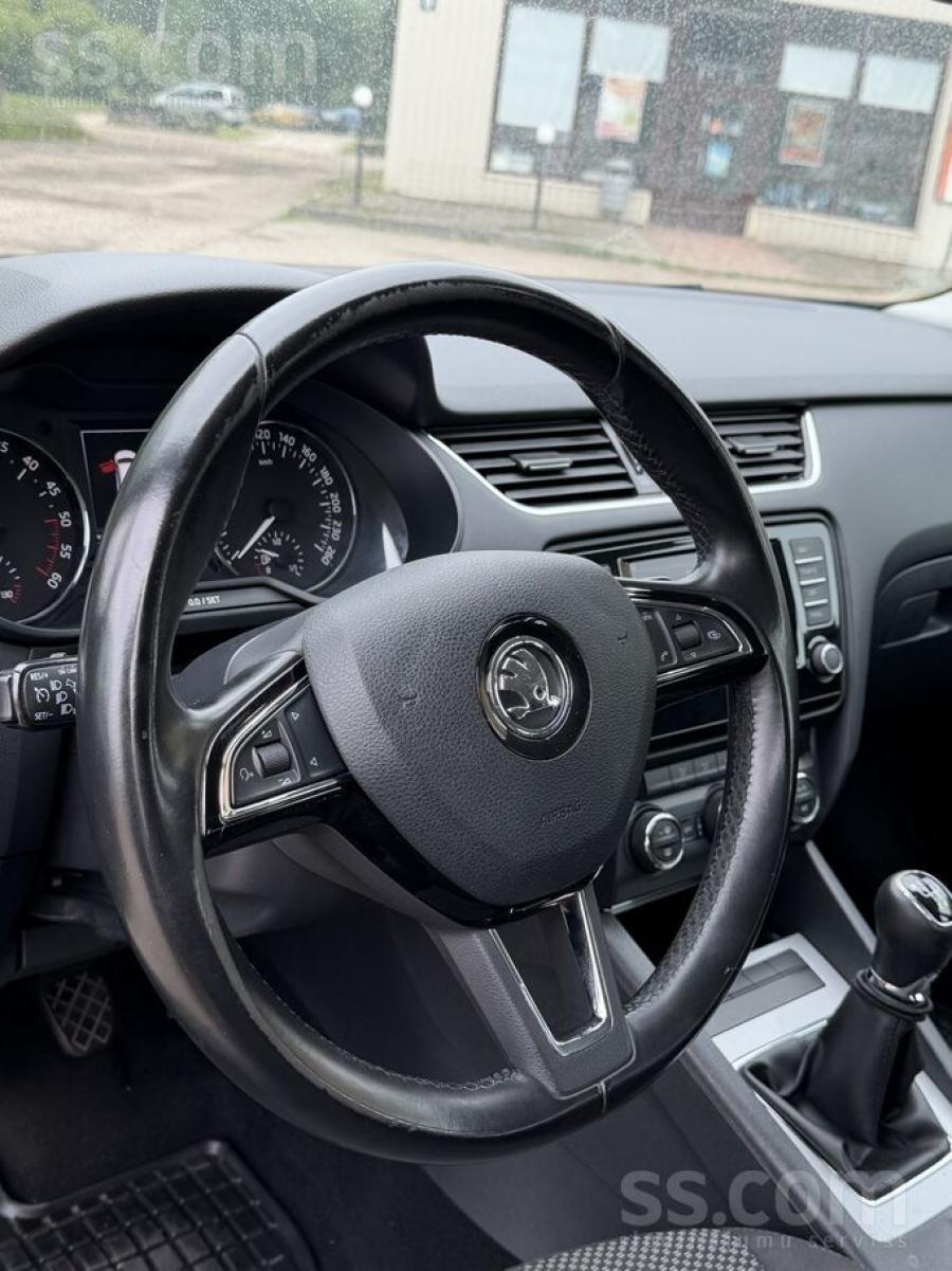 Melns Skoda Octavia 2015 Aizkraukle, ar dzinēja tilpumu 1.60 L un nobraukumu 252 tūkst. km par 4900 €, foto 19 vietnē AUTOMOTO.COM.LV
