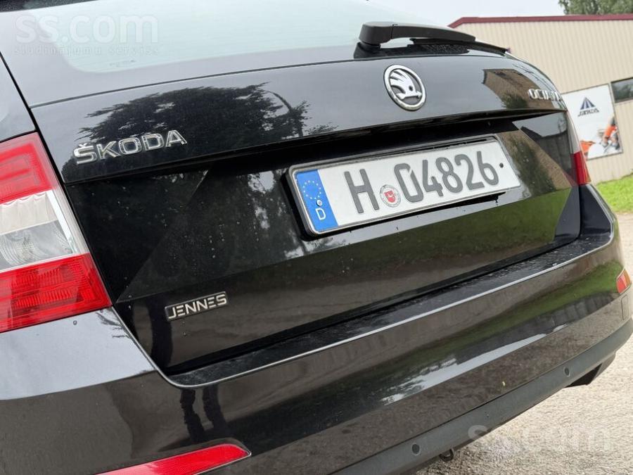 Melns Skoda Octavia 2015 Aizkraukle, ar dzinēja tilpumu 1.60 L un nobraukumu 252 tūkst. km par 4900 €, foto 20 vietnē AUTOMOTO.COM.LV