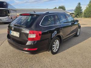 Black Skoda Octavia 2015 in Moletai, with an engine capacity of 1.60 L and mileage of 254 thousand km for 5900 €, photo 4 on AUTOMOTO.COM.LV