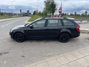 Black Skoda Octavia 2015 in Vilnius, with an engine capacity of 1.60 L and mileage of 303 thousand km for 3900 €, photo 8 on AUTOMOTO.COM.LV