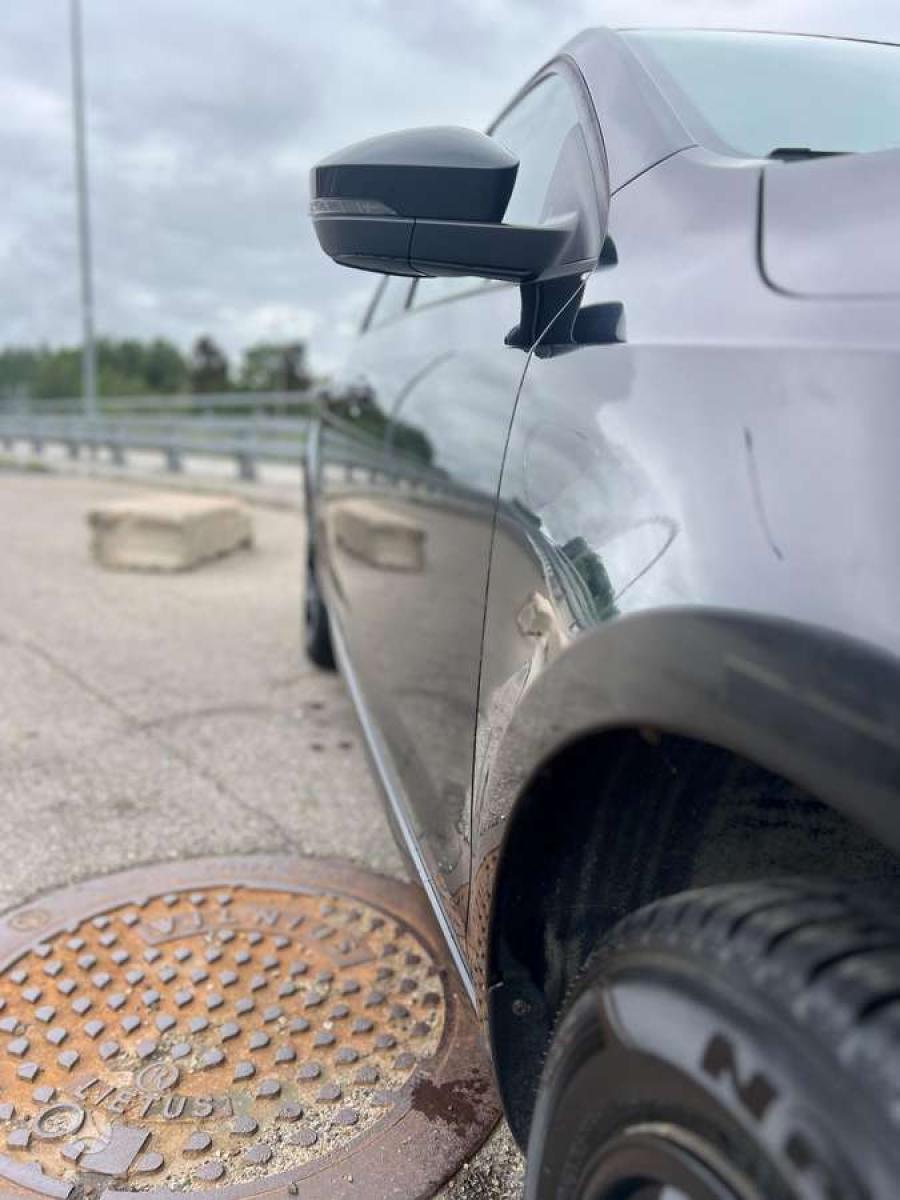Black Skoda Octavia 2015 in Vilnius, with an engine capacity of 1.60 L and mileage of 303 thousand km for 3900 €, photo 10 on AUTOMOTO.COM.LV