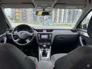 Black Skoda Octavia 2015 in Vilnius, with an engine capacity of 1.60 L and mileage of 303 thousand km for 3900 €, photo 13 on AUTOMOTO.COM.LV
