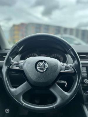 Black Skoda Octavia 2015 in Vilnius, with an engine capacity of 1.60 L and mileage of 303 thousand km for 3900 €, photo 15 on AUTOMOTO.COM.LV
