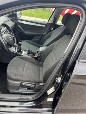 Black Skoda Octavia 2015 in Vilnius, with an engine capacity of 1.60 L and mileage of 303 thousand km for 3900 €, photo 17 on AUTOMOTO.COM.LV