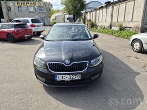 Черный Шкода Октавия 2015 в Рига, объемом двигателя 2.00 л и пробегом 220 тыс. км за 6990 €, фото 4 на AUTOMOTO.COM.LV