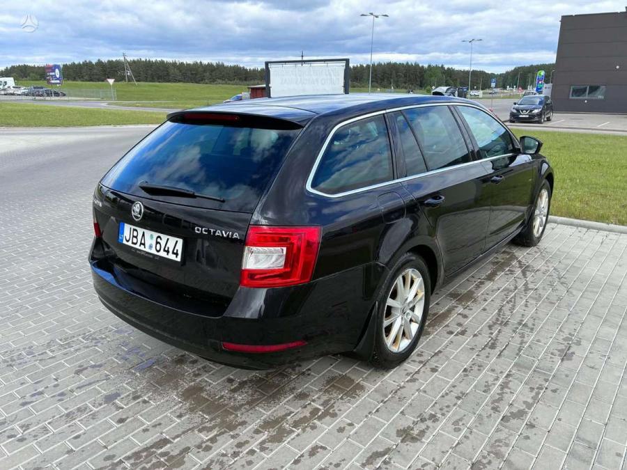 Black Skoda Octavia 2015 in Moletai, with an engine capacity of 1.80 L and mileage of 180 thousand km for 6950 €, photo 5 on AUTOMOTO.COM.LV