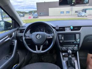 Black Skoda Octavia 2015 in Moletai, with an engine capacity of 1.80 L and mileage of 180 thousand km for 6950 €, photo 6 on AUTOMOTO.COM.LV
