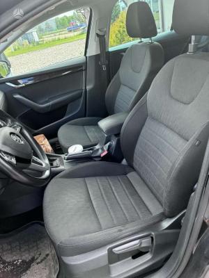 Black Skoda Octavia 2015 in Moletai, with an engine capacity of 1.80 L and mileage of 180 thousand km for 6950 €, photo 7 on AUTOMOTO.COM.LV